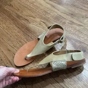 Badgley Mischka | Shoes | Badgley Mischka Rikki Tstrap Sandal 85 | Poshmark